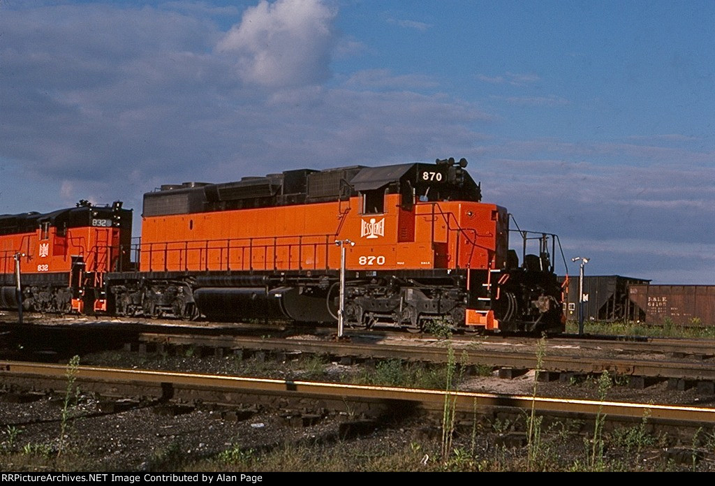 B&LE SD38-2 870 and SD9 832